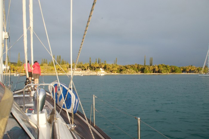Navigating around Coral Reefs | Astrolabe Sailing